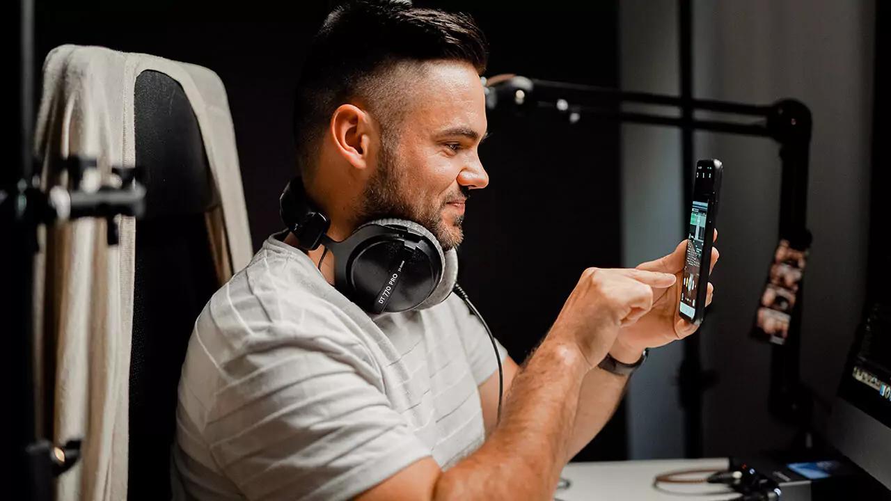 How to become a content creator in 2023 - Sol Garcia